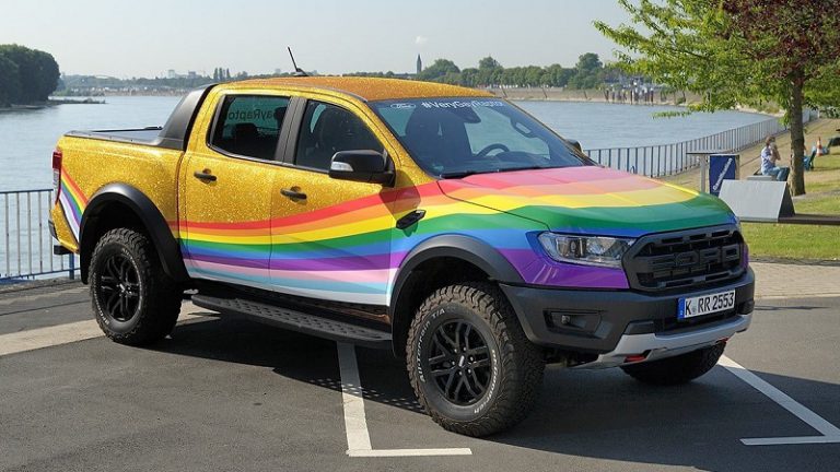 Ford'dan Homofobiklere özel Tasarım: Very Gay Raptor | Marketing Türkiye