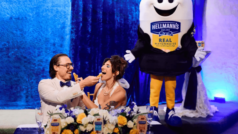 Hellmann’s’tan Sos Tutkunlarına “tam Tadında” Düğün Sürprizi ...